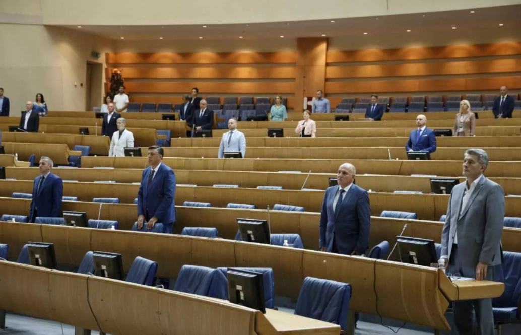 KRIZA NA VRHUNCU, ZATIŠJE U PARLAMENTU: Kalendar prazan, nema komisija ...